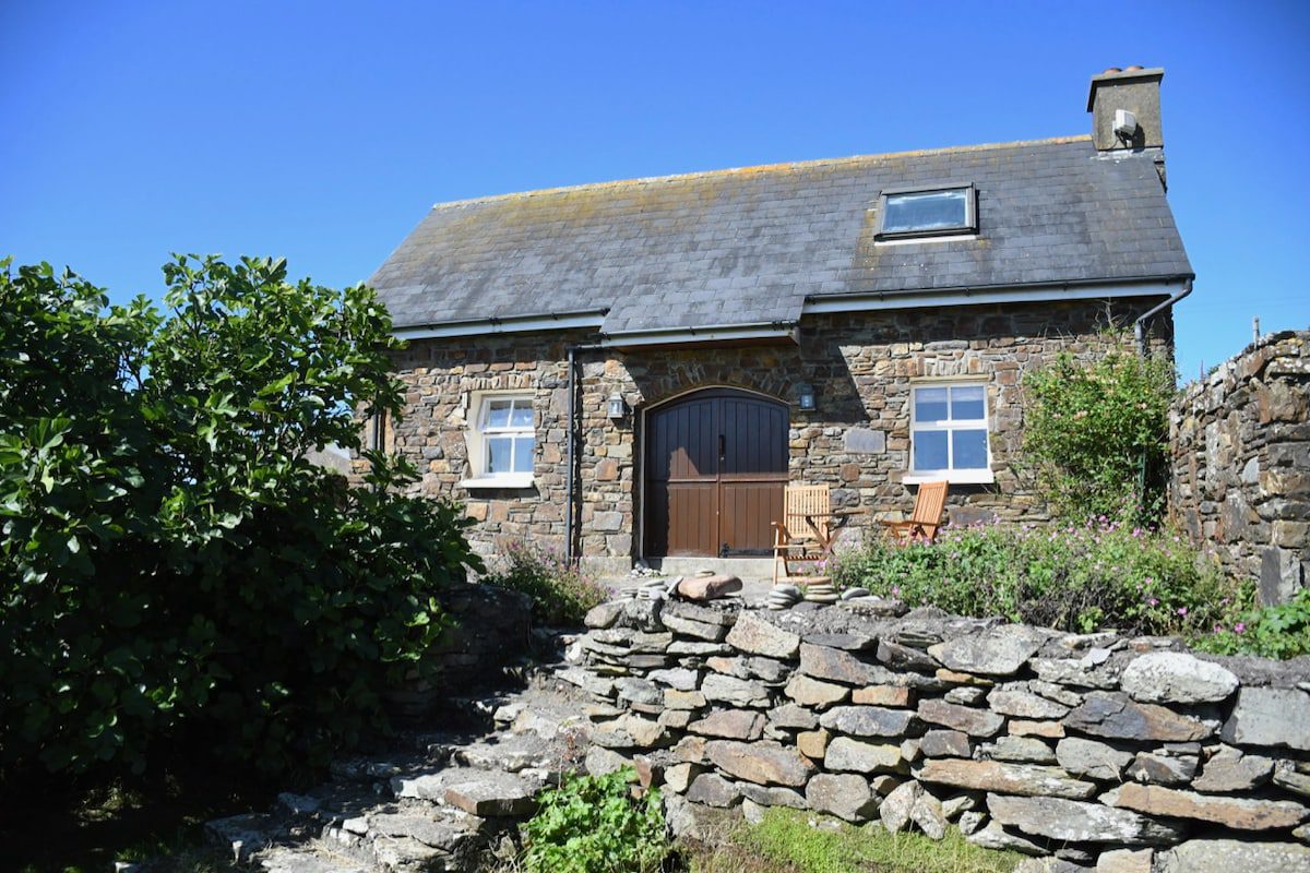 Beautiful Coach House in West Cork | Dunworley Cottage